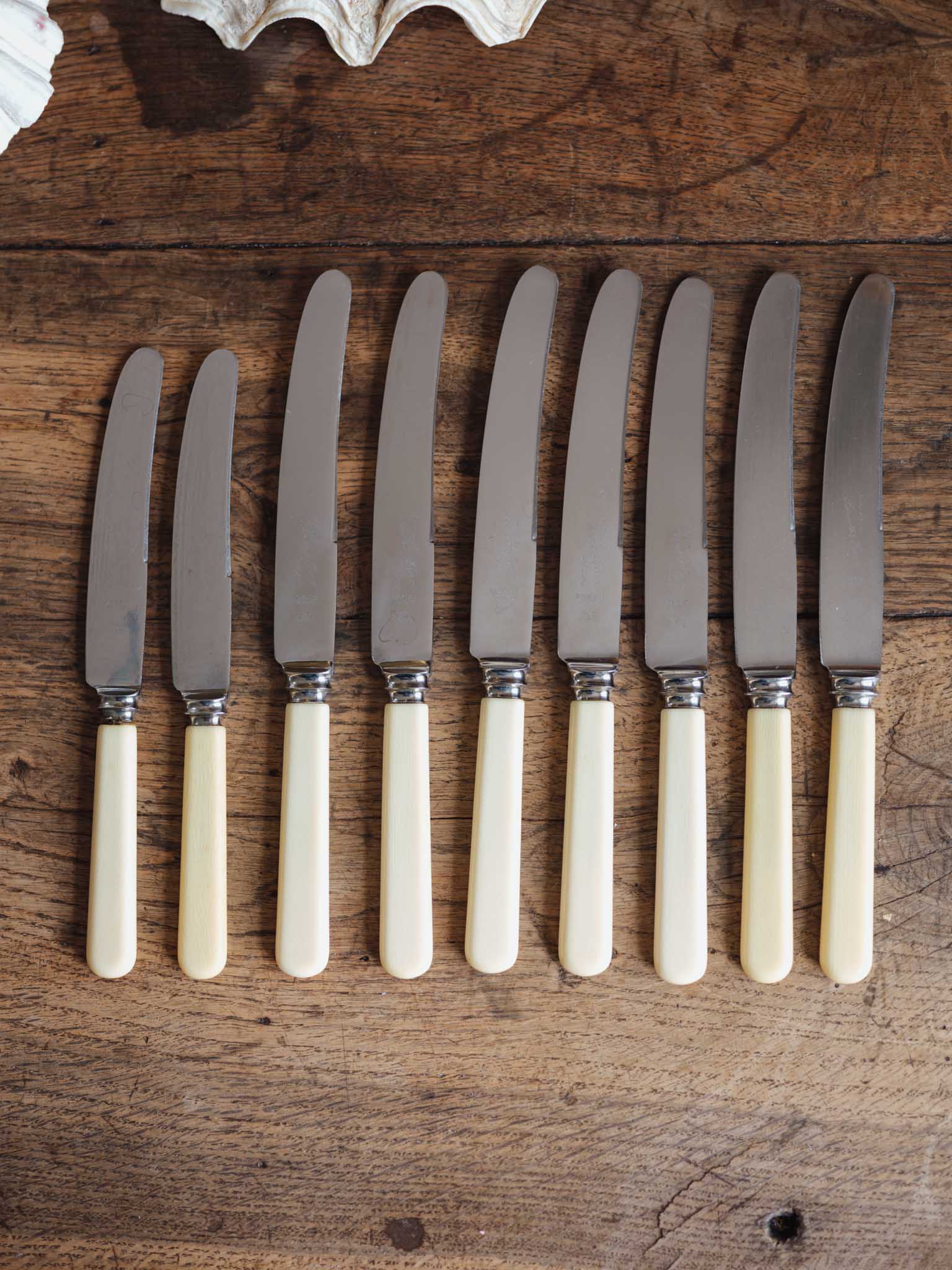 Bone-handled Knives (Set of 9) – Vintage NZ Antiques – The Workers Cottage